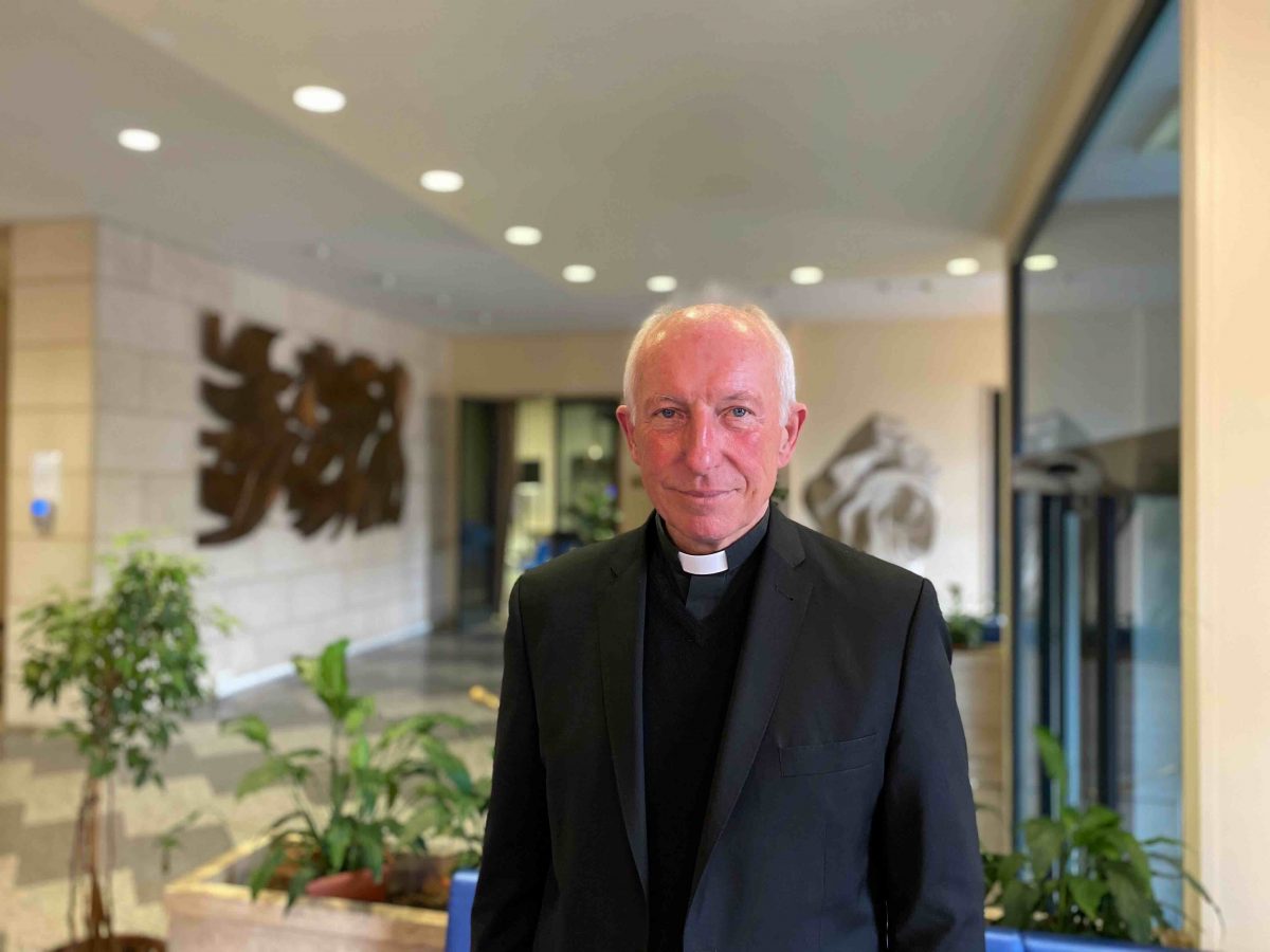 Interview mit Mons. Dr. mult. Michael H. Weninger „Aus Nacht zum Licht ...